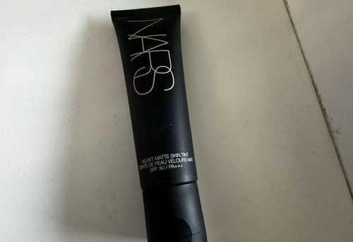 Тональный крем nars