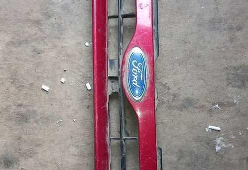 Решетка радиатора Ford Maverick