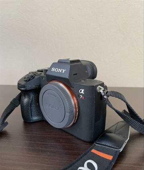 Sony Alpha ilce-7RM3 Body + объектив Sony 24-70