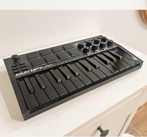 Midi клавиатура akai MPK mini