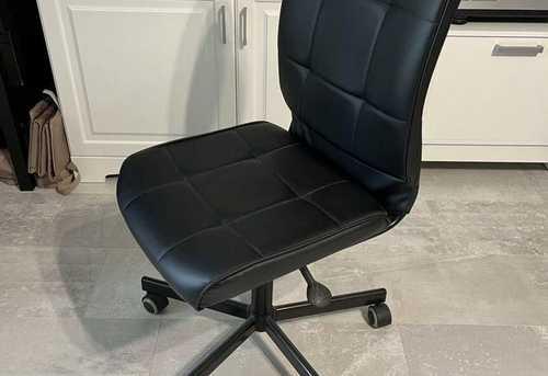 Компьютерное кресло бу (почти новый)