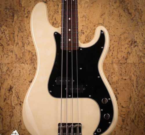 Fender PB70-70US Precision Bass White 1997 Japan