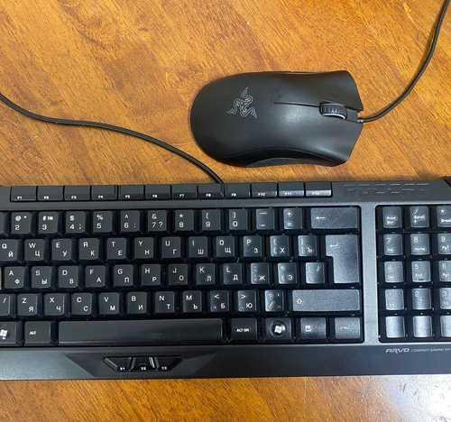 Игровая клавиатура Roccat и мышка Razer