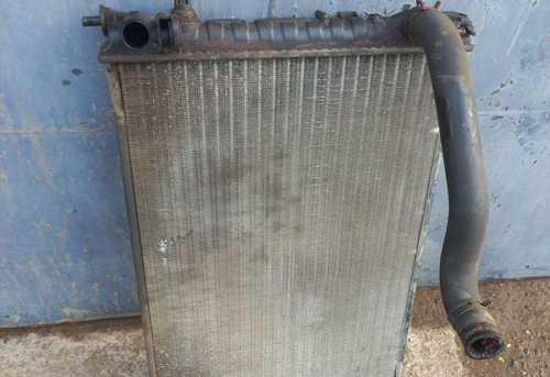 Радиатор охлаждения Renault Laguna 1