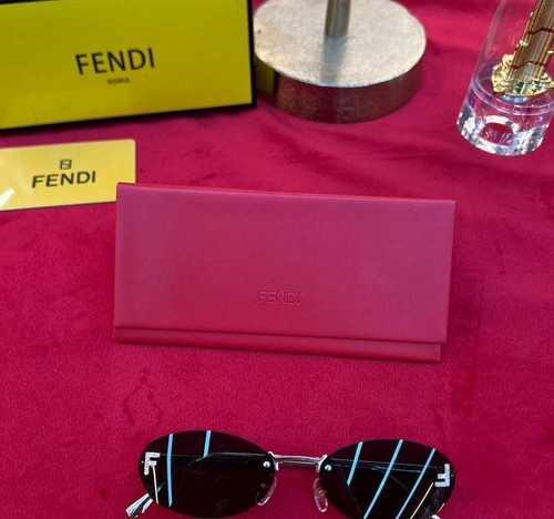 Солнечные очки Fendi