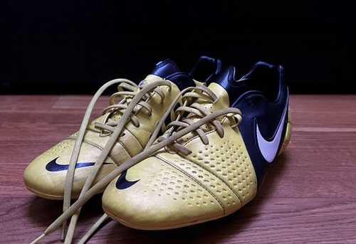 Футбольные бутсы nike CTR 360