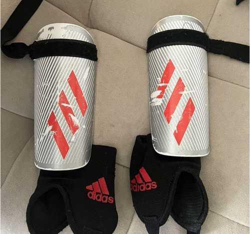 Футбольные щитки adidas бу