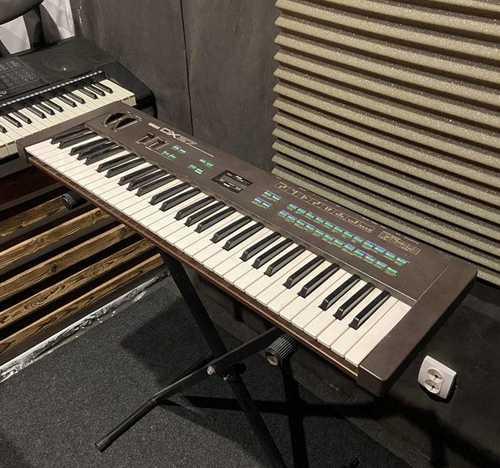 Yamaha DX 27 синтезатор