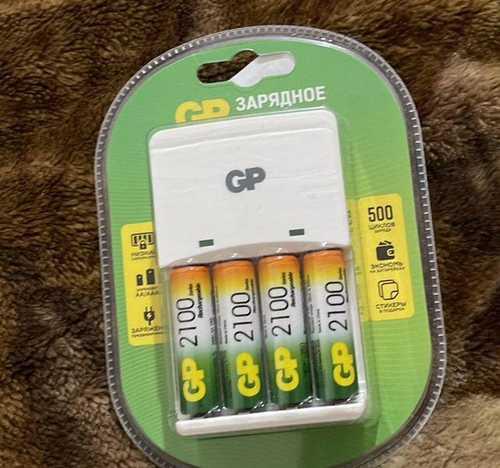 Зарядное устройство GP   аккумуляторы AA 2100 mAh