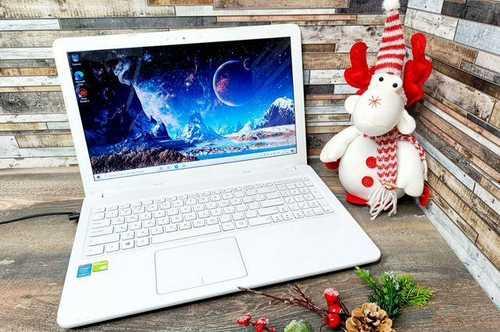 Белый Asus на i3 и GeForce 920m
