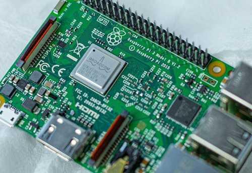 Микрокомпьютер Raspberry Pi 3 Model B малина