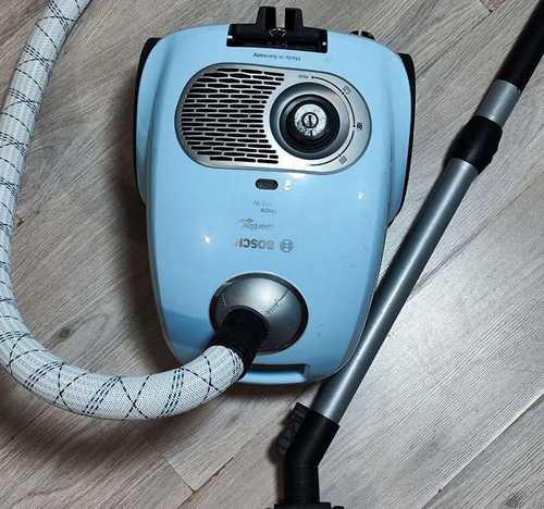 Пылесос bosch 2400W