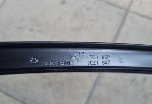 Накладка декоративная Volkswagen Passat 3C0839901