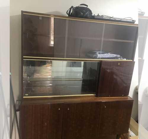 Серванты и шкафы