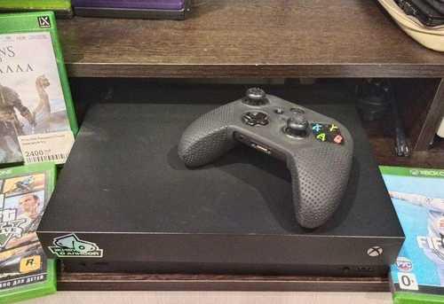 Xbox One X с 1 геймпадом и 3 игр