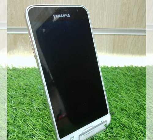 Мобильный телефон Samsung Galaxy J3 (2016) SM-J320