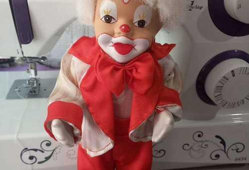 Кукла клоун фарфоровая
