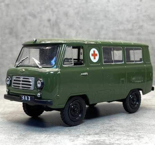 Коллекционная модель уаз-450А медслужба 1:43 DeA