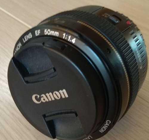 Canon EF 50mm f/1.4 USM