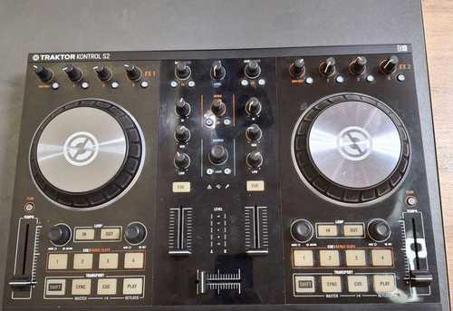 DJ контроллер Traktor Kontrol S2 MK2