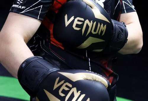 Перчатки боксерские Venum PU Black Gold
