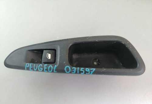 Кнопка стеклоподъемника задняя левая Peugeot 308