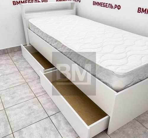 Кровать с матрасом и ящиками