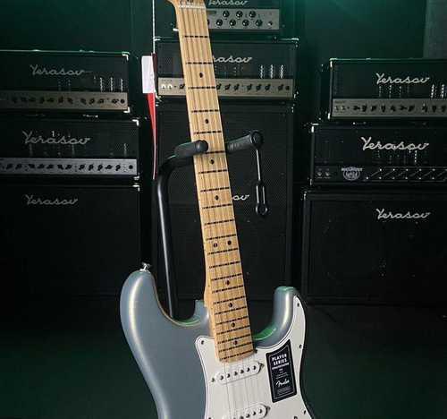 Fender player Stratocaster HSS MN Silver (Е017)