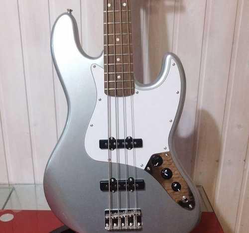 Vox ap2BS усилитель Squier Jazz Bass