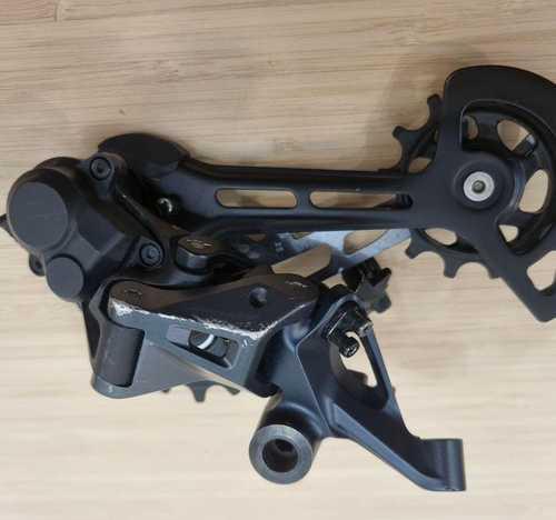 Задний переключатель Shimano SLX M7100-SGS