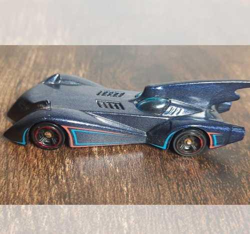 Игрушечная машинка Hot Wheels batmobile 2014 год