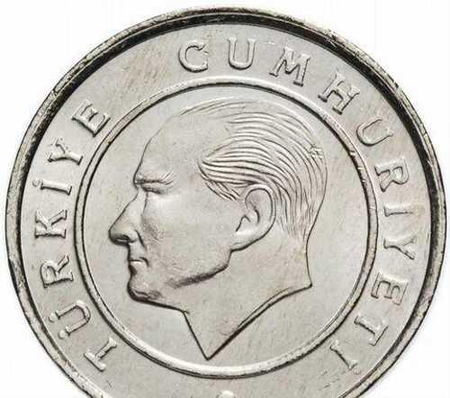 Памятная монета 25 курушей. Турция. Монета в состо