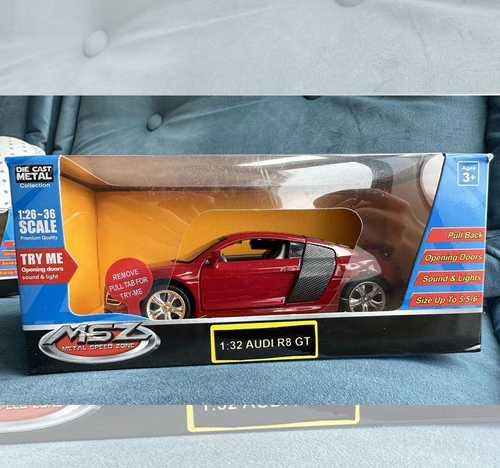 Модель автомобиля 1:32 audi R8 GT