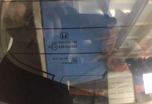 Стекло задняя пятое двери Хонда фит 2008 г