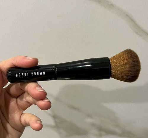 Bobbi brown кисть