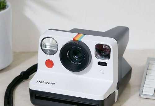 Polaroid Now бело черный новый