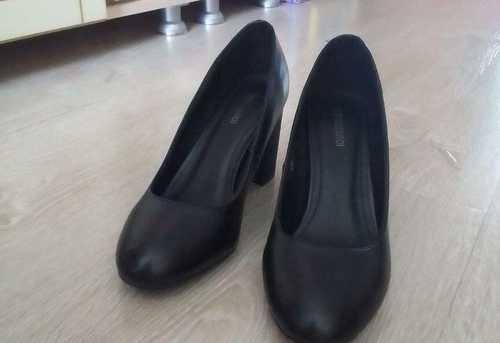 Туфли женские 39 размер черные