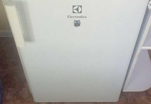 Холодильник компактный Electrolux LXB1AF15WO