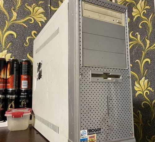 Комьютер старый полностью рабочий