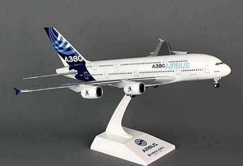 Модель самолёта Airbus A380 1:400