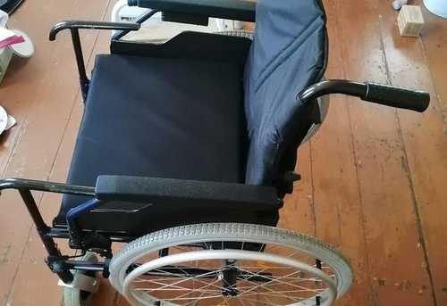 Продам инвалидную каляску прогулочную