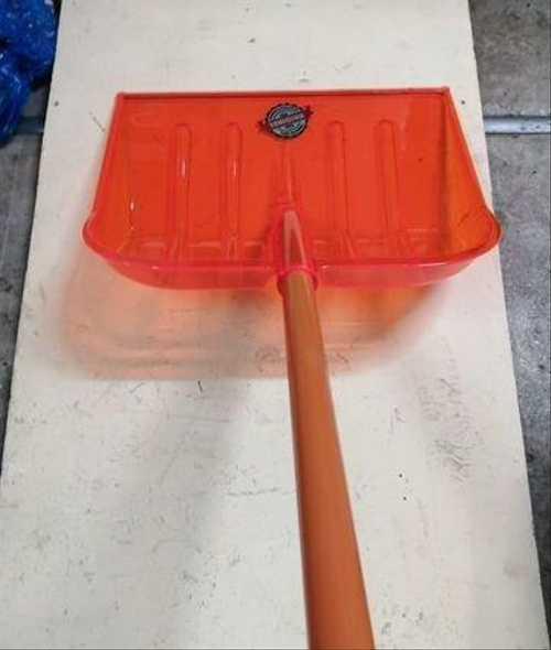 Лопата для уборки снега из поликорбоната