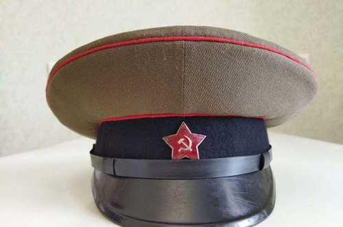 Фуражка старая танкиста
