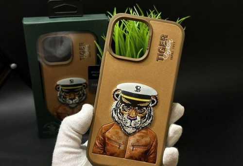 Чехол кожаный Тигр на iPhone 14 Pro Max