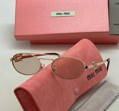 Солнцезащитные очки MIU MIU