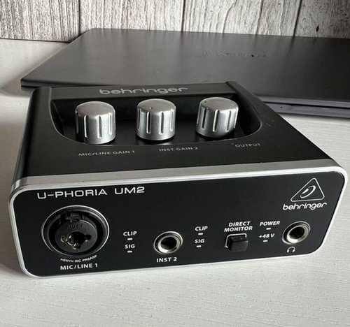 Behringer um2 внешняя звуковая карта