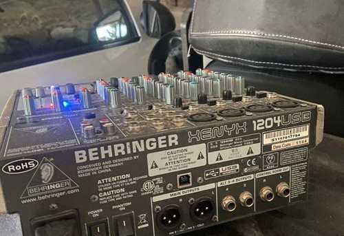 Микшерный пульт behringer