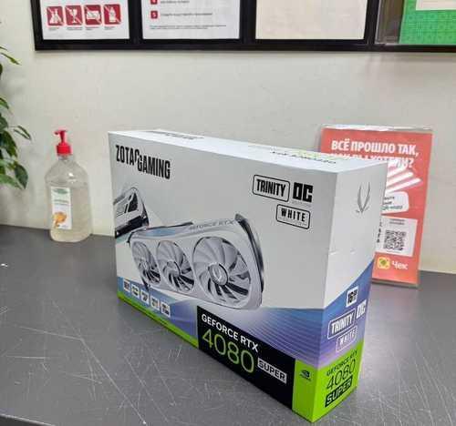 Nvidia RTX 4080 super white zotac