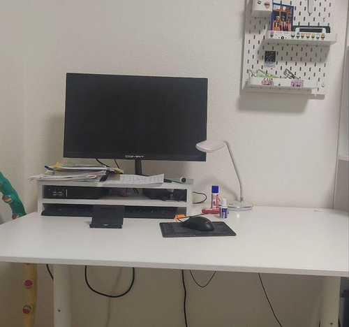 Компьютерный стол bekant IKEA