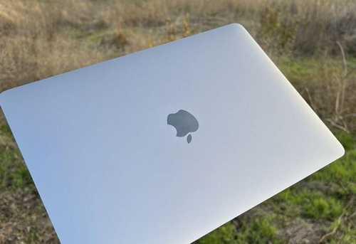 MacBook Air 13 (2020), 256 ГБ, Core i5, 1.1 ГГц, RAM 4 ГБ, Intel Iris Plus Graphics